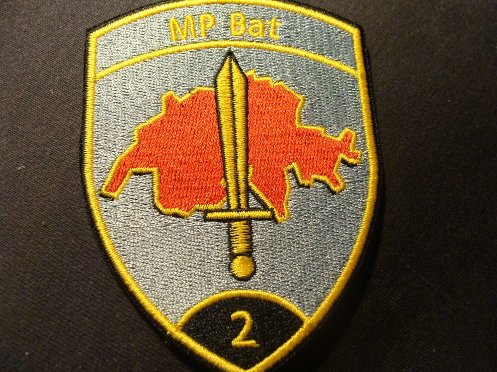 Badge de la police militaire (liseré noir) (D'occasion) à Cuarny pour ...