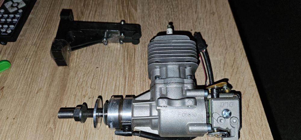 Motor DLE 20 neuwertig (Neu und originalverpackt) in Bözberg für CHF ...