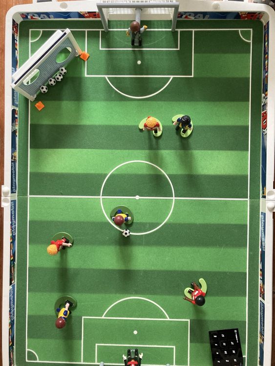 Playmobil Tipp-Kick: Grosse Fussballarena im Klappkoffer (Gebraucht) in ...