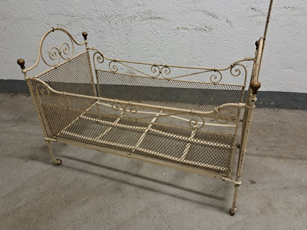 antikes Metall Puppenbett /Baby-B. um 1900, klapp-/rollbar (Gebraucht ...