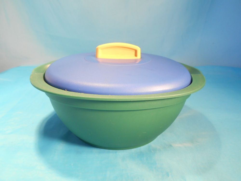 Tupperware Schüssel, grün mit blauem Deckel | Kaufen auf Ricardo
