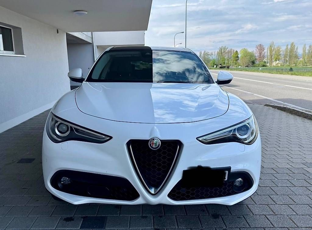 Alfa Romeo Stelvio 2.2 JTDQ4 Executive TOP Zustand (Gebraucht) in ...