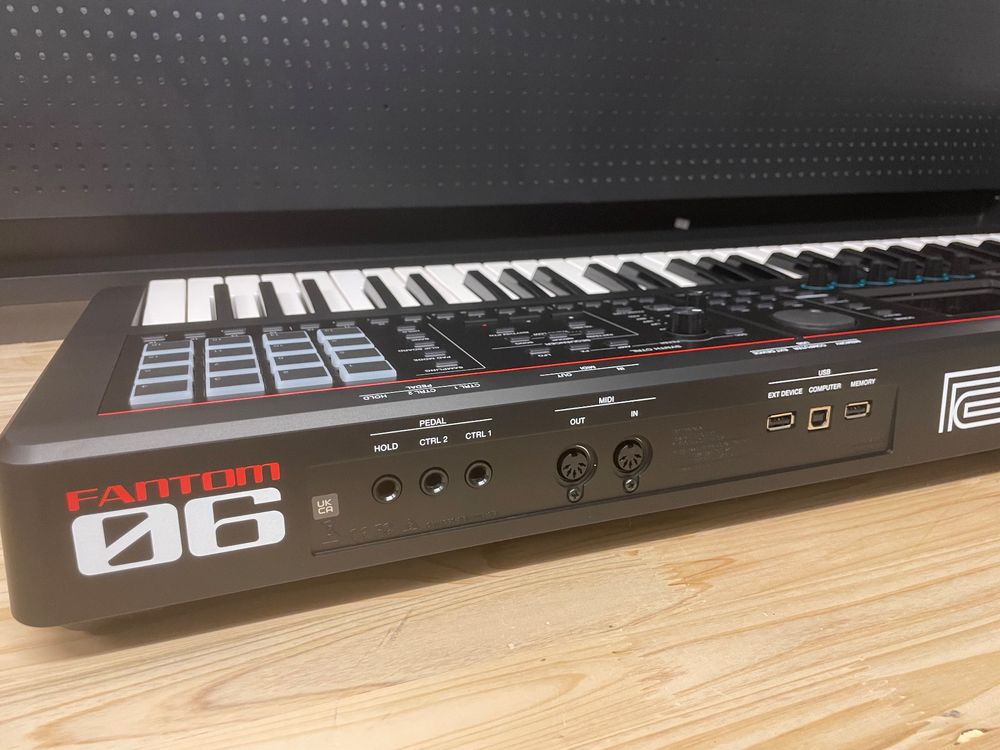 Roland Fantom 06 (Neu (gemäss Beschreibung)) in Chêne-Bougeries für CHF ...