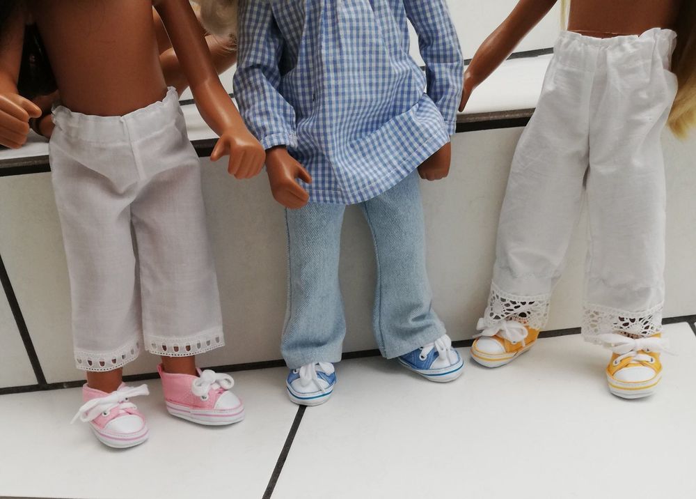 Für Sashas oder Natterer 46 cm: Turnschühli orange (Neu und originalverpackt) in Seewen SZ für ...