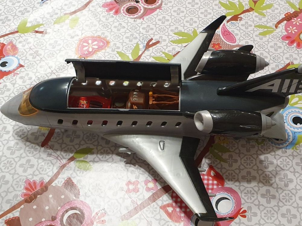 Avion Cars + voitures Flash Mcqueen et martin (Gebraucht) in Bernex für ...