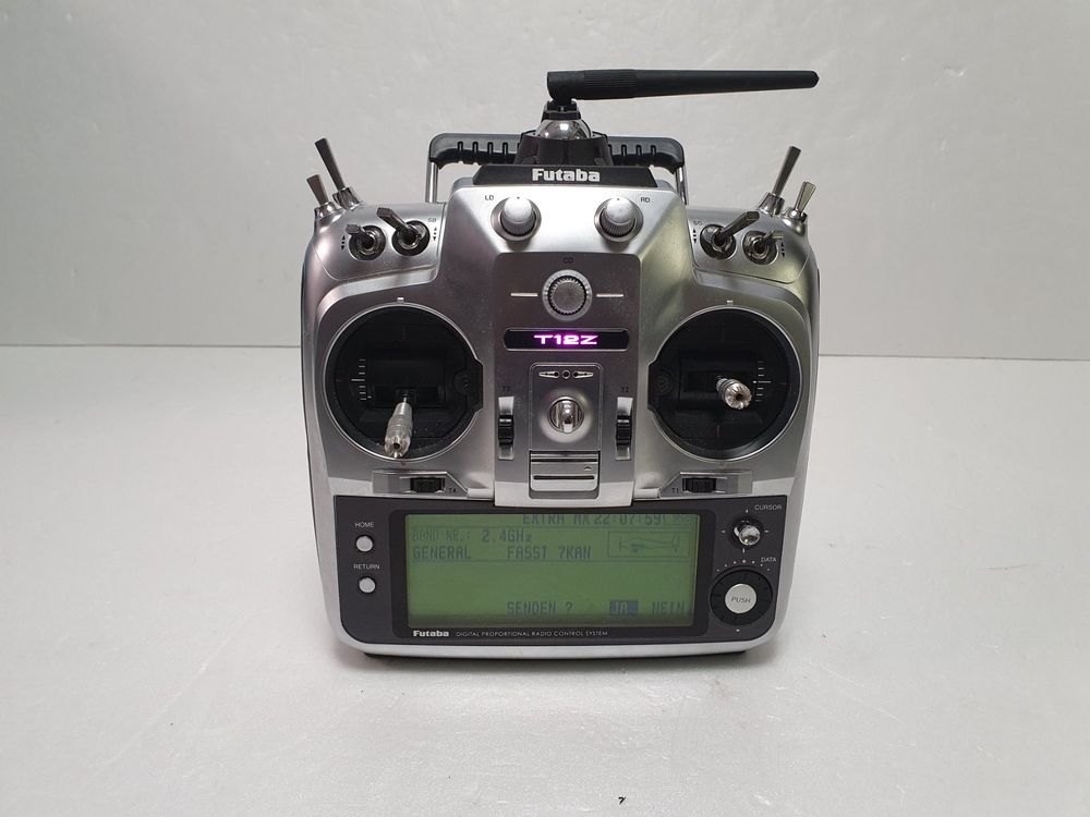 Futaba Fernsteuerung/Sender T12Z 2.4 GHz Fasst | Kaufen auf Ricardo