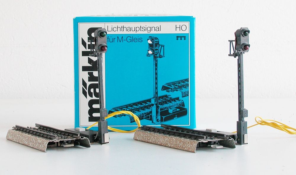 Märklin 2 Lichthauptsignale 7339 Spur H0 (Gebraucht) in Oberwil BL für ...