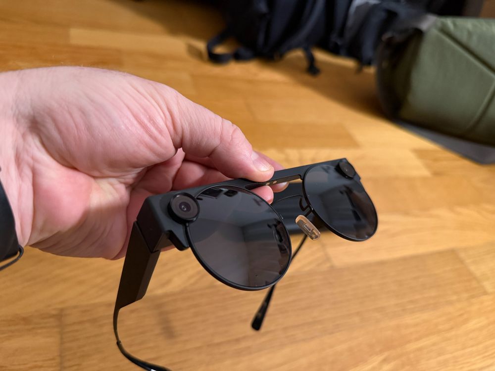 Snapchat Spectacles 3 – 3D Kamera – Steel Frame & Leder-Case (Gebraucht ...