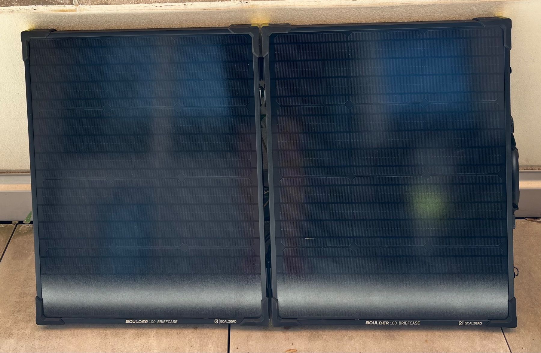 Goal Zéro Yéti 200x Lithium + Panneaux Boulder 100 Briefcase (Gebraucht ...