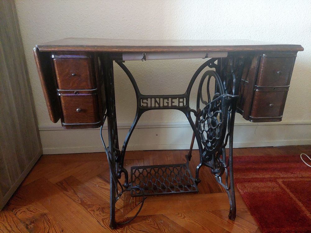 Table de machine SINGER (D'occasion) à GENEVE pour CHF 40 – retrait ...