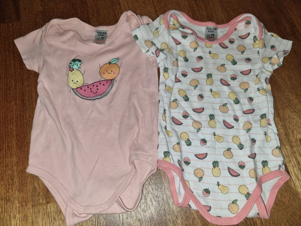 Baby Body Bodies kurzarm- Grösse 86 (Gebraucht) in Nänikon für CHF 4 ...