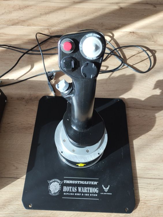 Thrustmaster TM Hotas Warthog Joystick mit Garantie | Kaufen auf Ricardo