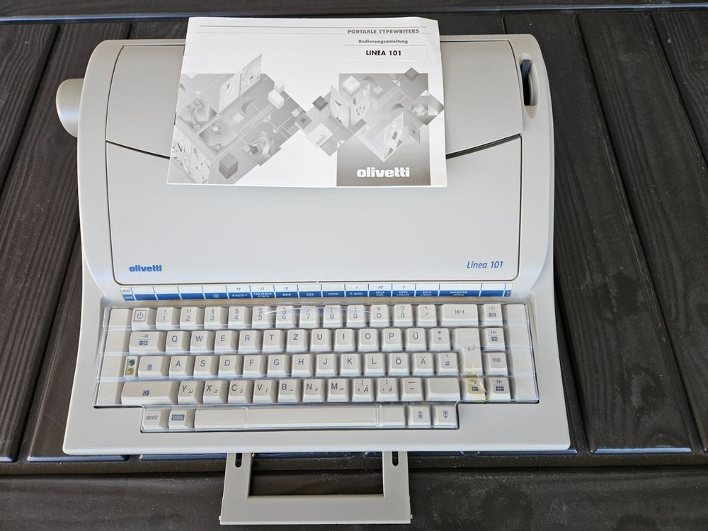 Olivetti Linea 101 portable Schreibmaschine 230 V Occasion (Gebraucht) in Einsiedeln für CHF 65 ...