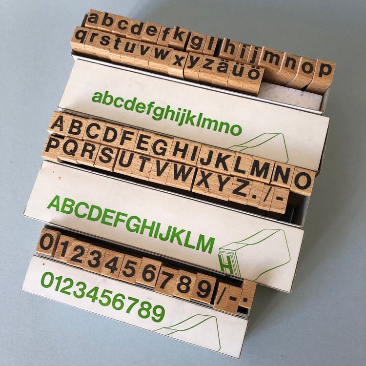 Stempelset Helvetica ABC Typografie | Kaufen auf Ricardo