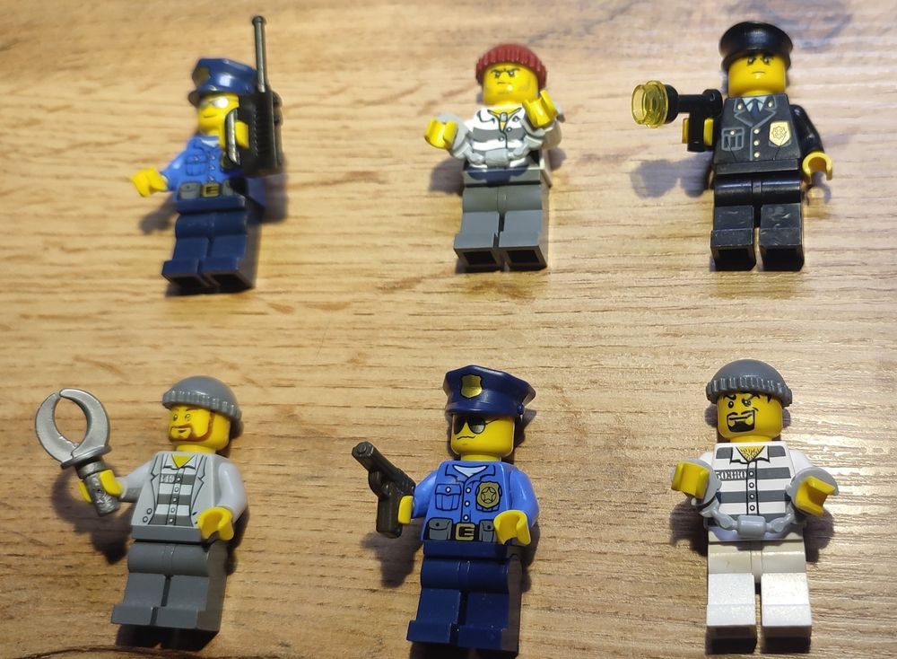 Lego City Minifiguren Polizei und Räuber mit Zubehör | Kaufen auf Ricardo
