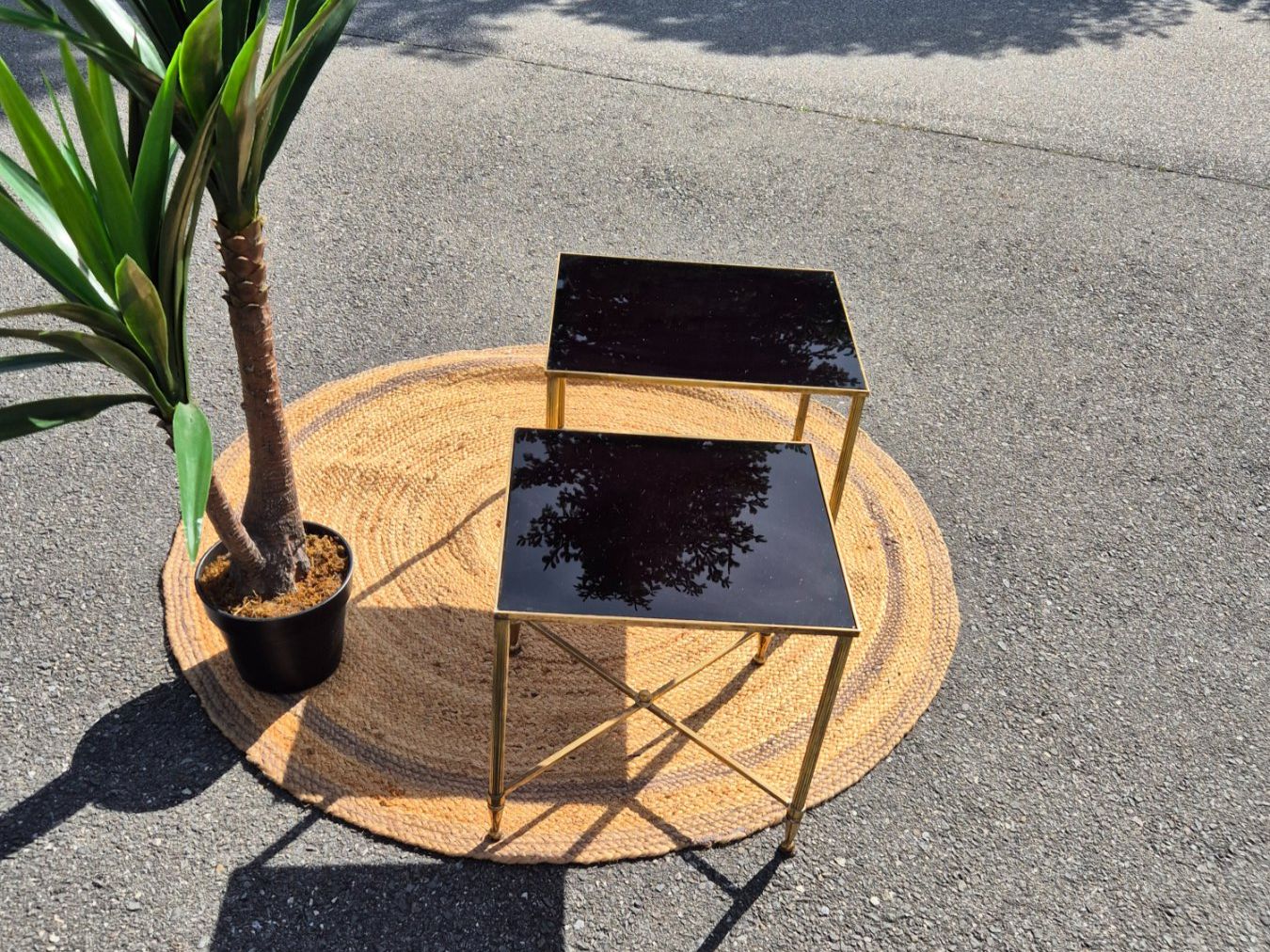 Tables basses gigognes laiton verre opaline noire, années 60 (Gebraucht ...