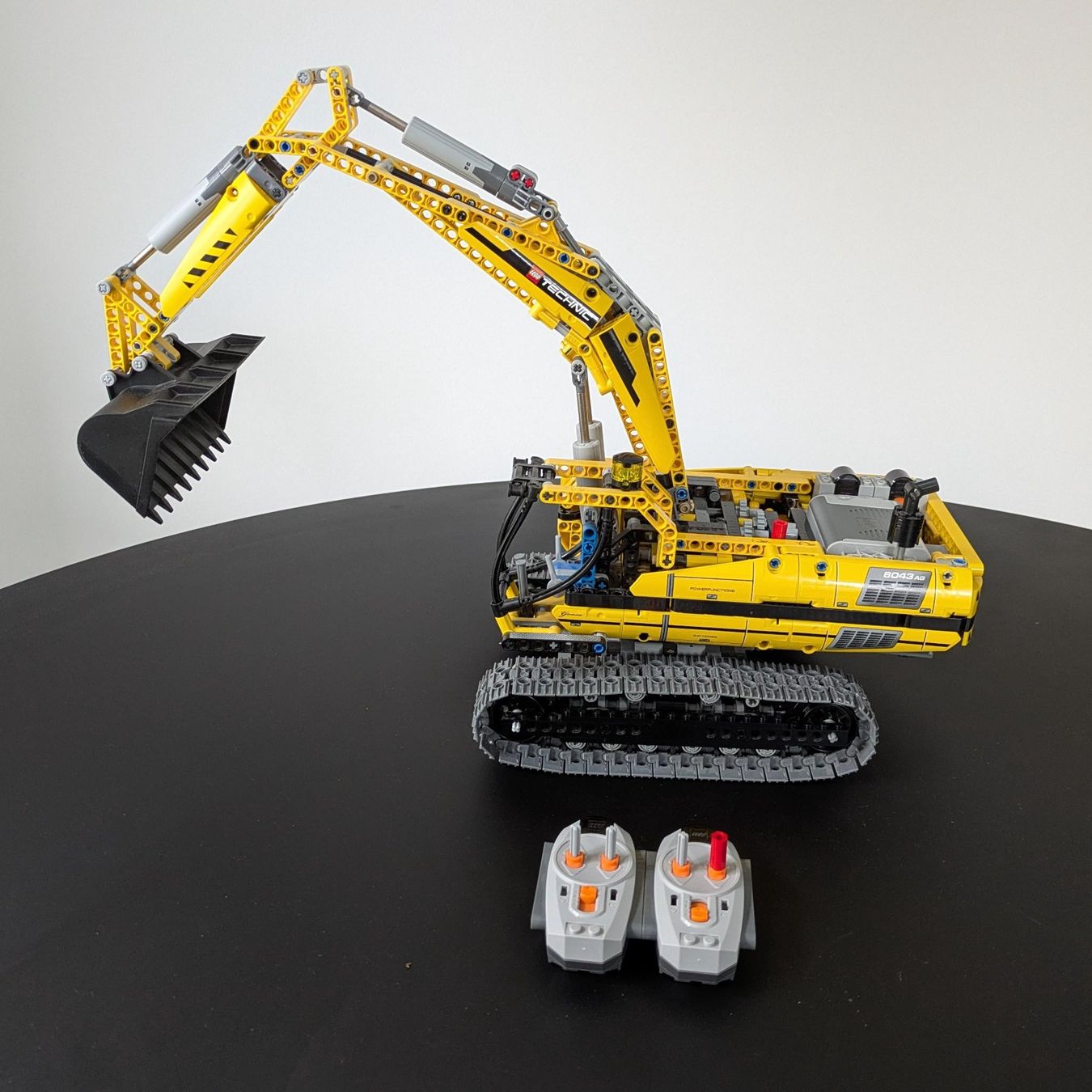 LEGO TECHNIC 8043 - Motorized Excavator (2010)- (Gebraucht) in lausanne ...