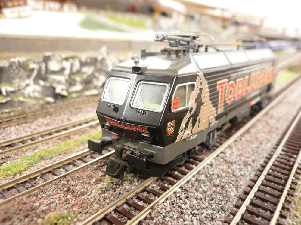 ROCO H0 RE 4/4 IV "TOBLERONE SCHWARZ" NEUWERTIG ODER NEU+OVP (Neu (gemäss Beschreibung)) in ...