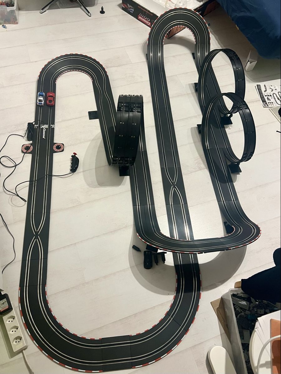 Grosse Carrera Bahn mit Loopings und drei Autos (Gebraucht) in ...