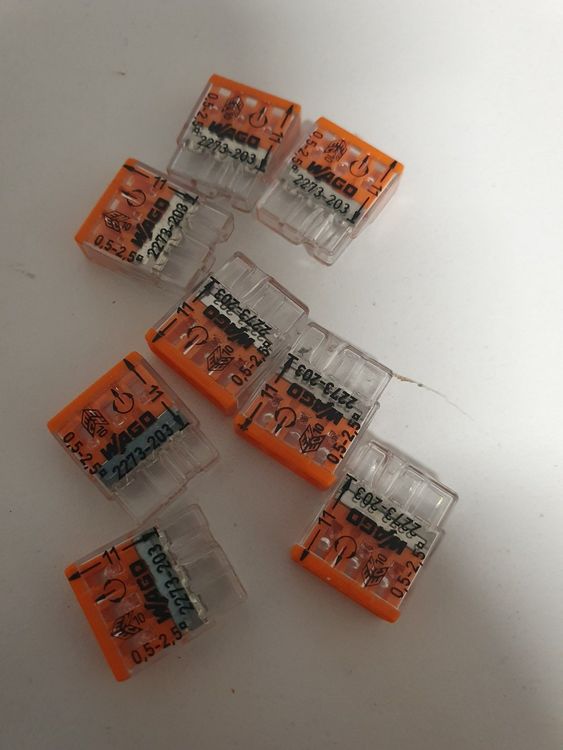Klemme WAGO 3l 8 stück 2273-203 (Neu und originalverpackt) in Zürich für CHF 1.7 – mit Lieferung ...