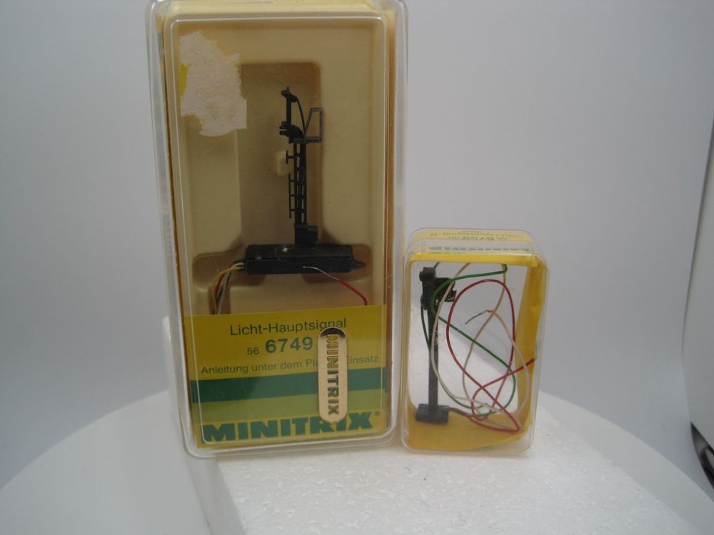 Minitrix Signale Spur N 2Stk. f011 | Kaufen auf Ricardo