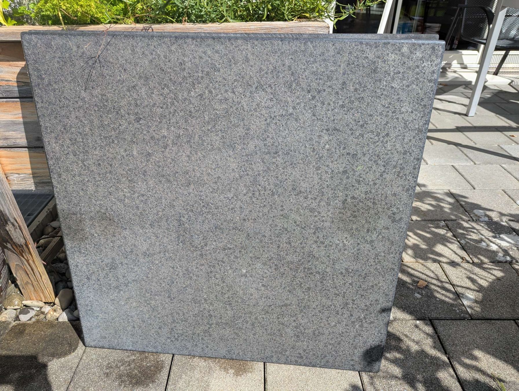 2 mal Granitplatten beide circa 80 x 80 x 2 cm (Gebraucht) in Kirchberg ...