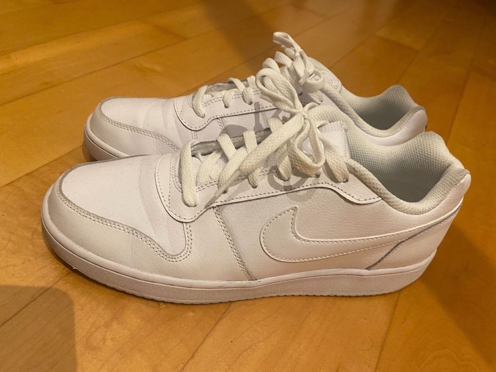 Nike Sneakers 43 (Gebraucht) in Zürich für CHF 21 – mit Lieferung auf ...