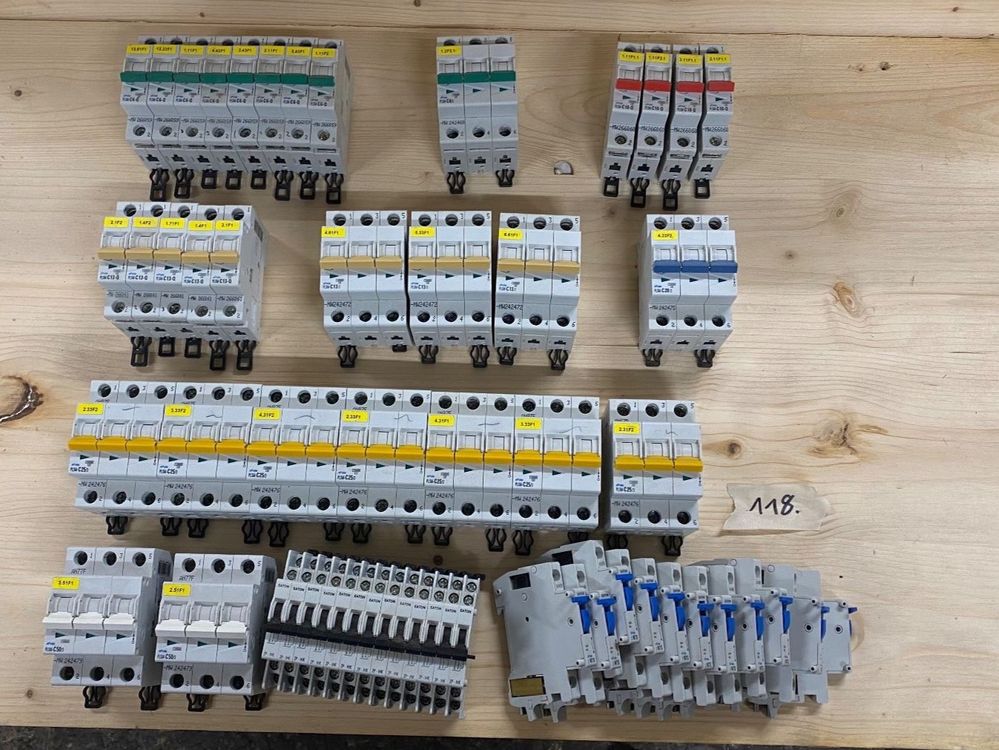Gros lot de disjoncteurs Moeller | Kaufen auf Ricardo