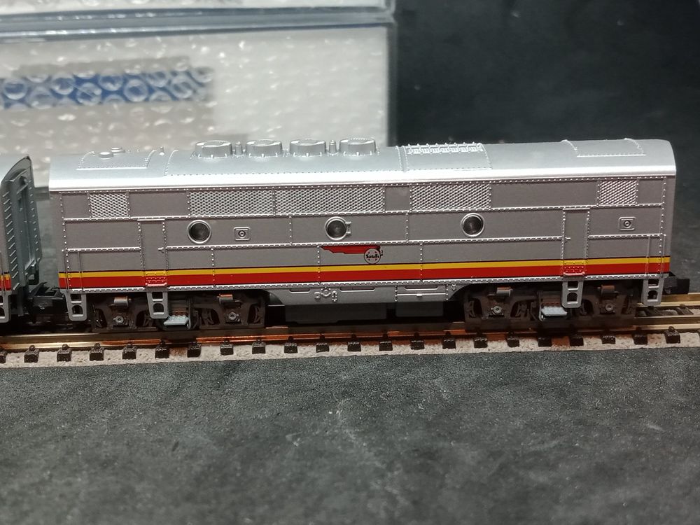 Spur N Kato F3-A und F3-B der "Santa Fe" (Gebraucht) in Bätterkinden für CHF 180 – mit Lieferung ...