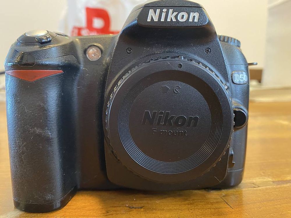 Nikon D50 digital SLR camera (D'occasion) à Gudo pour CHF 10 – avec ...