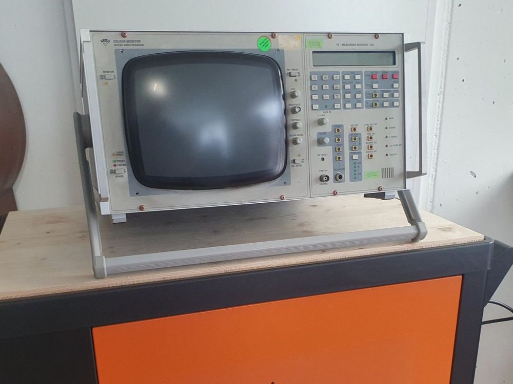Heucke GmbH Viernheim - TLM -TV Measuring Receiver 326 (Defekt) in ...