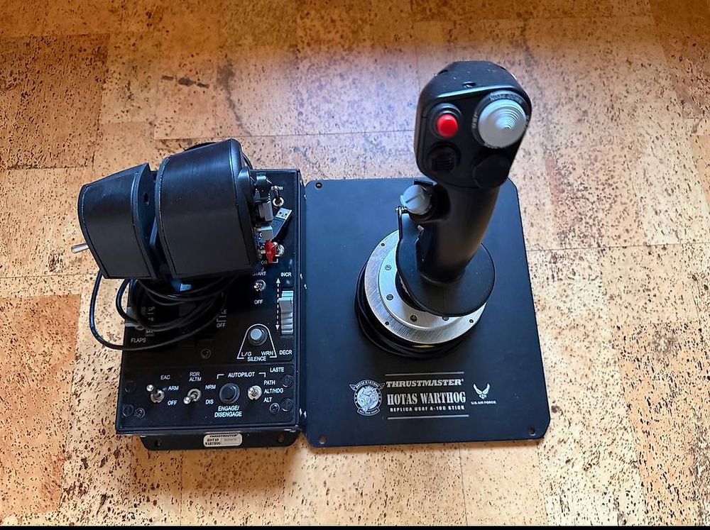 Thrustmaster TM Hotas Warthog Joystick PC (Gebraucht) in Geuensee für ...