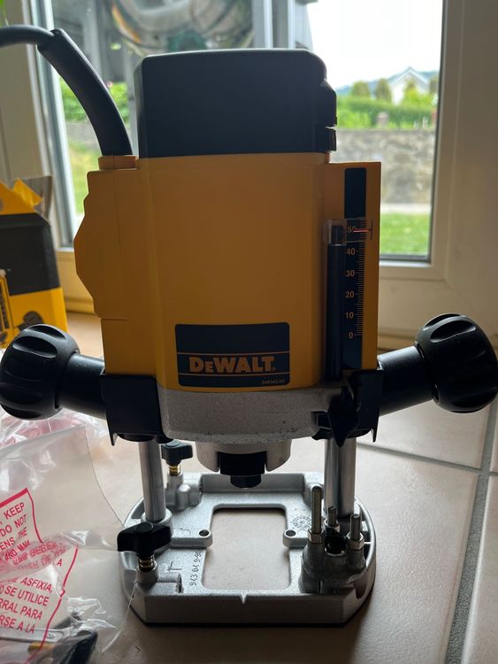 DeWALT DW615 défonceuse / oberfräse NEUVE + garantie (Neu und ...
