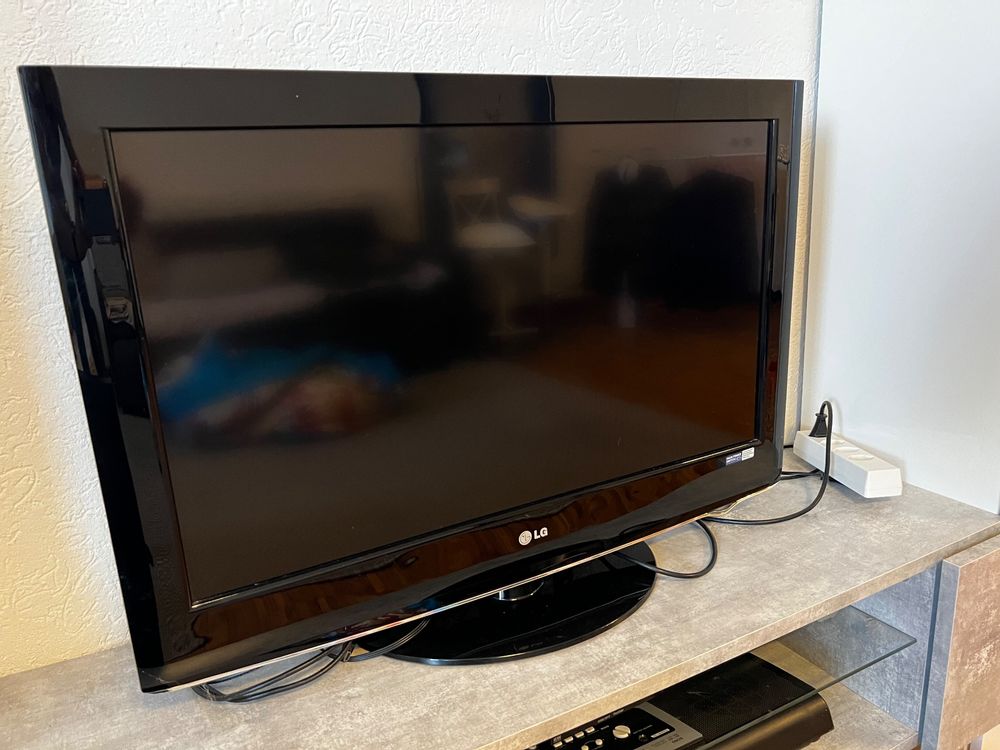 TV LG 32LH3000 (Gebraucht) in Hombrechtikon für CHF 1 – nur Abholung ...