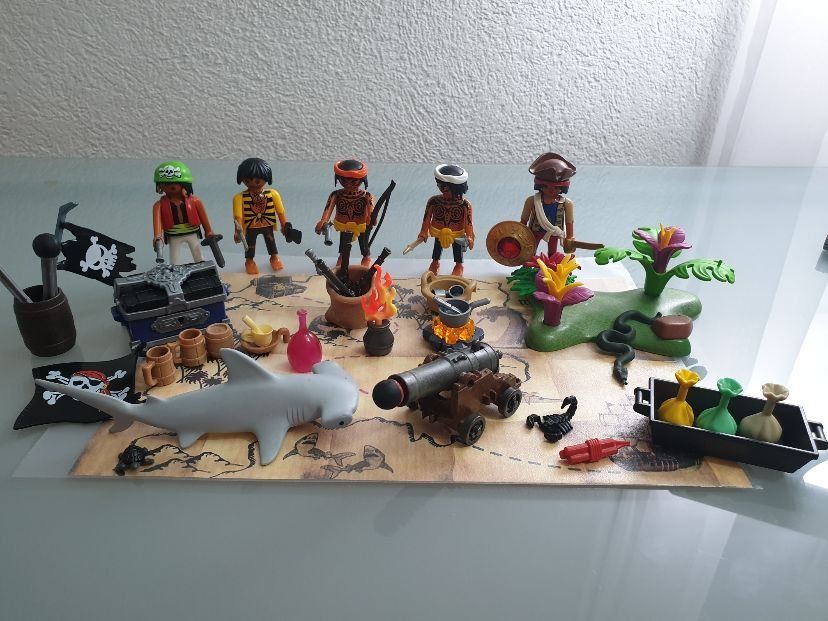 Playmobil - 5 Piraten, Kanone, Schatz, Orca, Waffen (Gebraucht) in ...