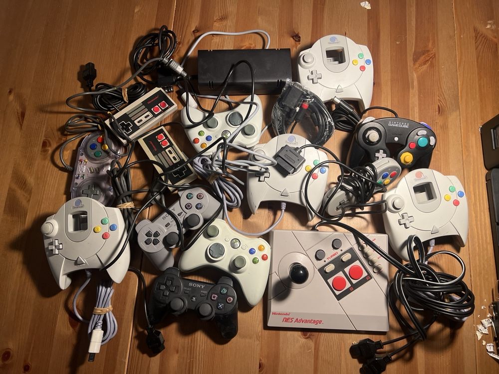 Sammlung von Game-Controllern Sega Nintendo (Gebraucht) in Nänikon für ...