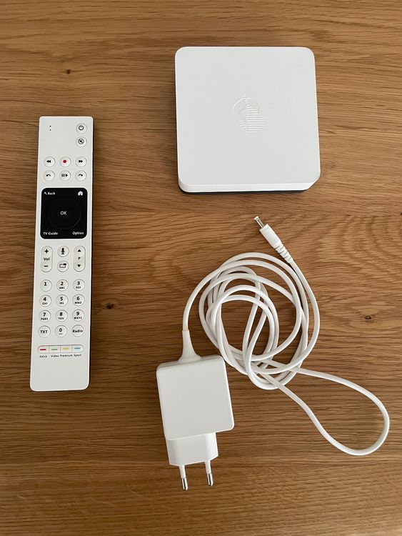 Swisscom TV-Box mit Ladegerät und Fernbedienung (Gebraucht) in Zürich ...