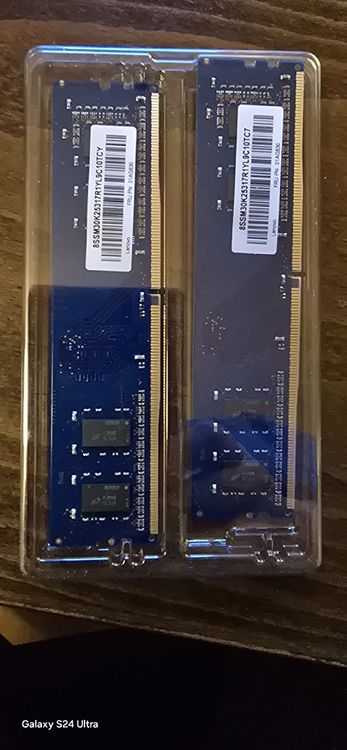 RAMAXEL 2 x 4GB DDR4 RAM PC4-2666V (Gebraucht) in Luzern für CHF 10 ...