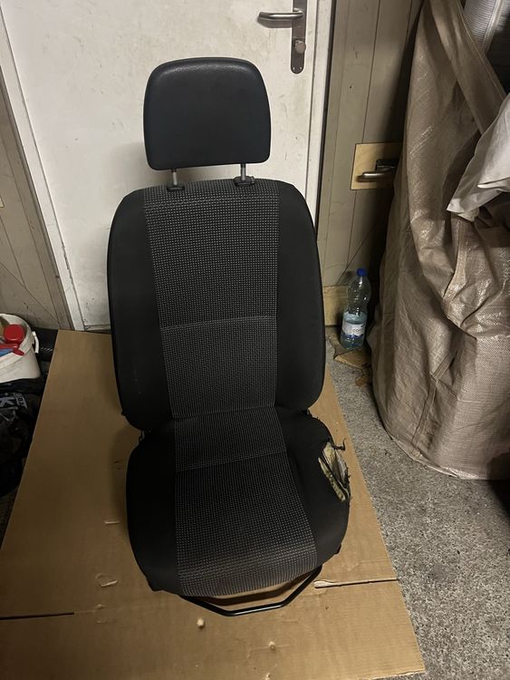 Fahrersitz für Mercedes Sprinter 906 (ab 2006) (Defekt) in niederlenz ...