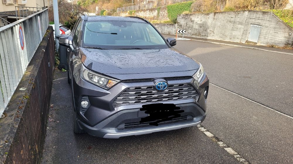 Toyota RAV-4, Hybrid, 222 PS, Allrad, 8-fach bereift (Gebraucht) in ...