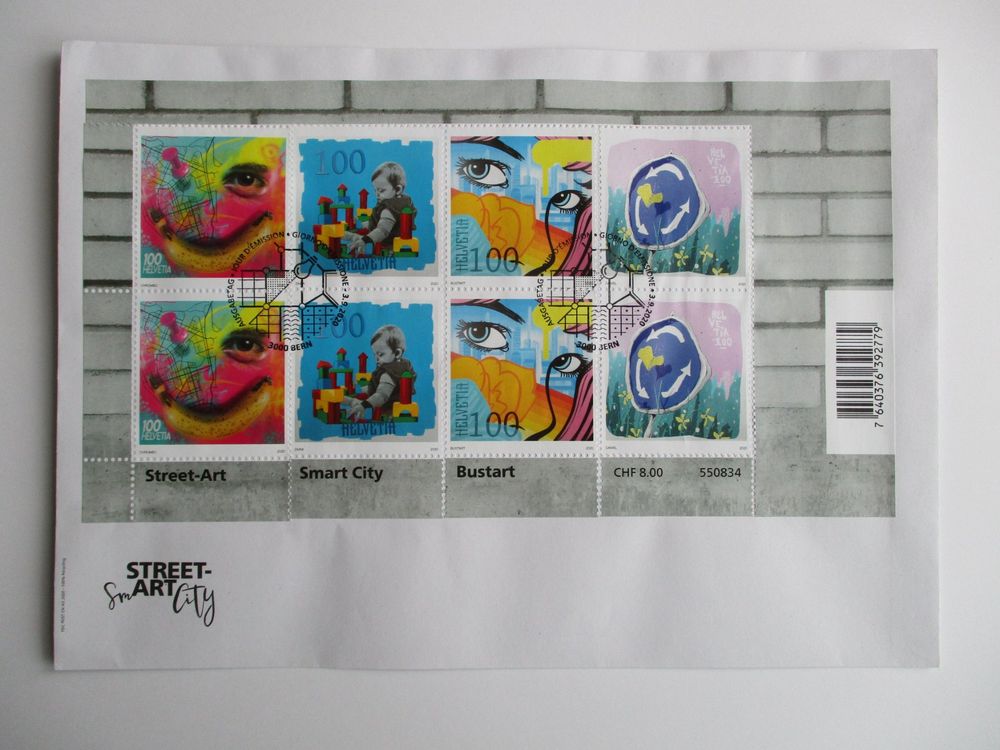 Bogen auf Brief Street Art als Zusammenhängend geklebt ET (Gebraucht ...