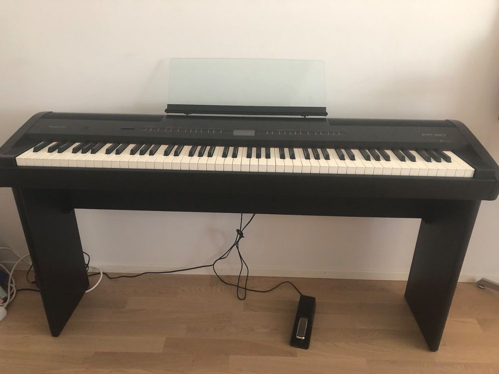 Roland FP-80 Digital Piano mit Klavierständer | Kaufen auf Ricardo