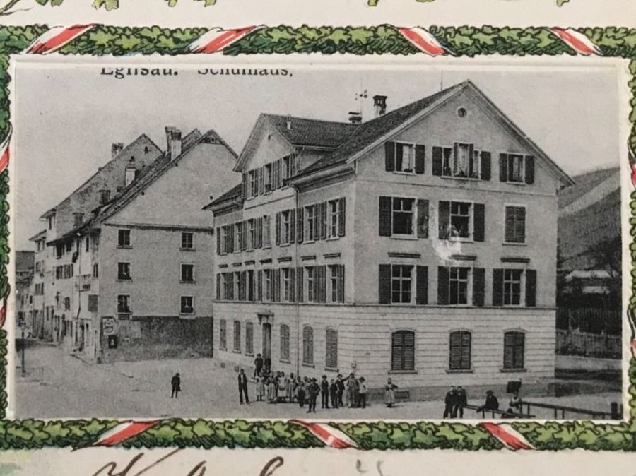 EGLISAU Schulhaus, belebt, Prägekarte, Wappen, 1904 (Gebraucht) in Wald ZH für CHF 9 – mit ...