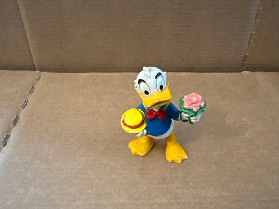 Donald Duck Figur mit Blume Bully, 1984 (Gebraucht) in Zug für CHF 5 – mit Lieferung auf Ricardo ...