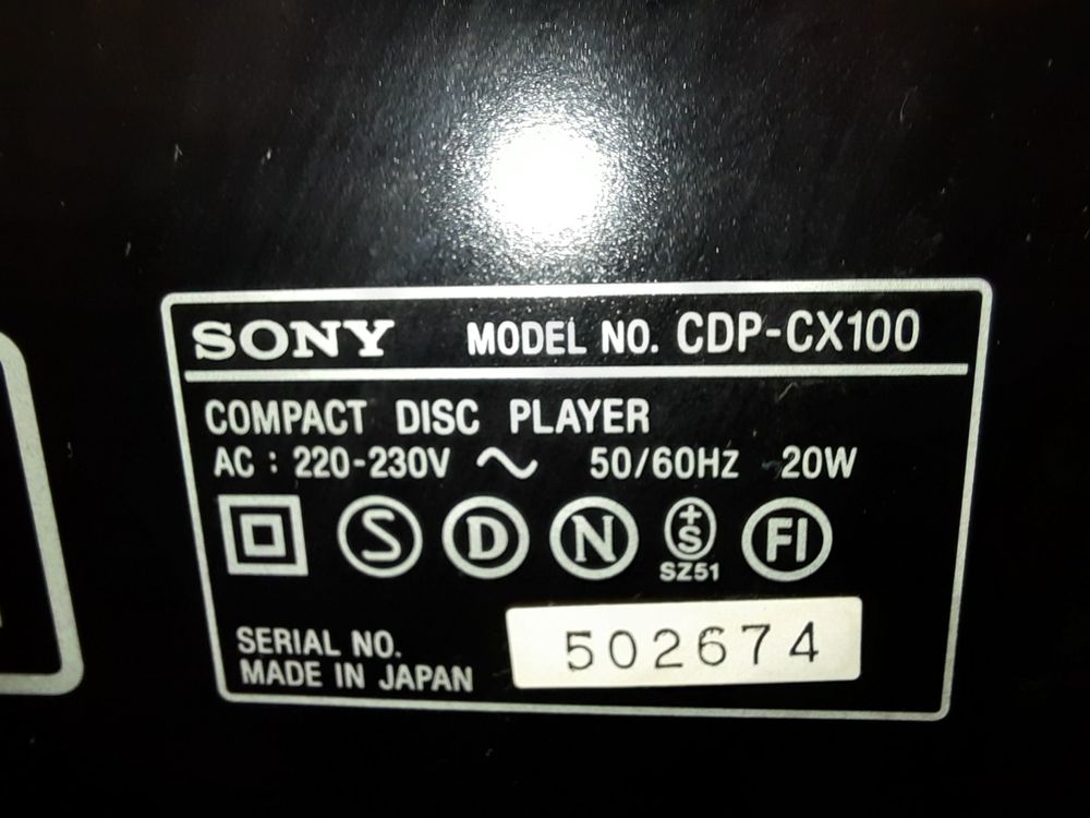 Multi CD Wechsler 100 Disc, CDP-CX100 mit 60 Ex. div. CD's | Kaufen auf Ricardo