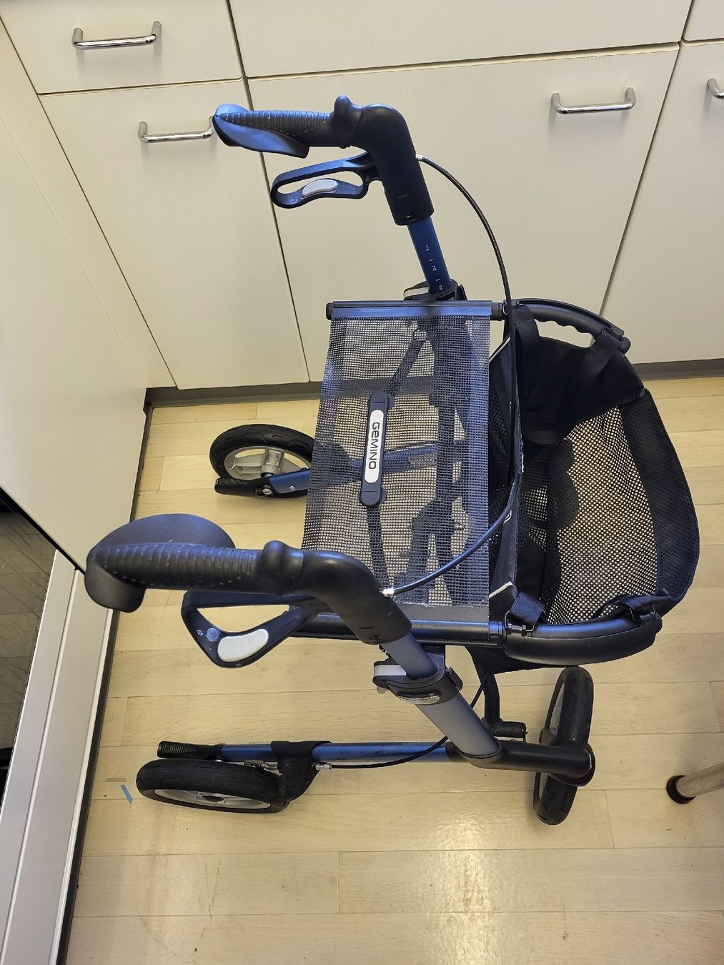 Rollator - Gehilfe - Marke Gemino 30 (Gebraucht) in stäfa für CHF 144 ...