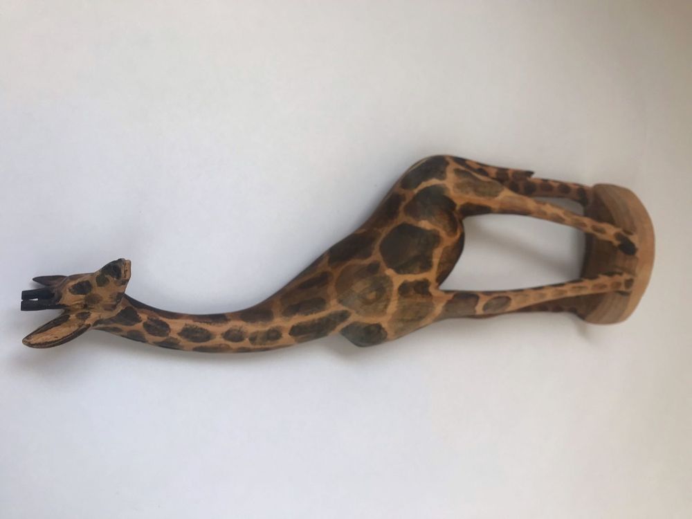 Dekorations-Figur Giraffe dunkel aus Holz, 30 cm hoch (Gebraucht) in Dürrenäsch für CHF 6 – mit ...