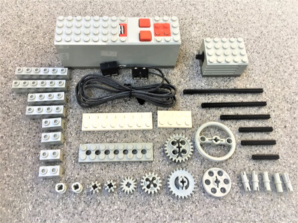 LEGO Technic # 8720 MOTOR 9V mit Zubehören (Gebraucht) in LAUSANNE für ...