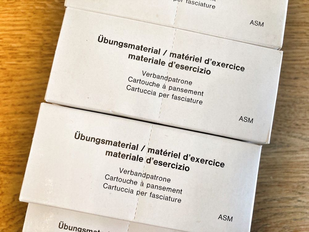 MILITÄR ERSTE HILFE MATERIAL IVP NOTFALL SET SCHWEIZER ARMEE | Kaufen ...
