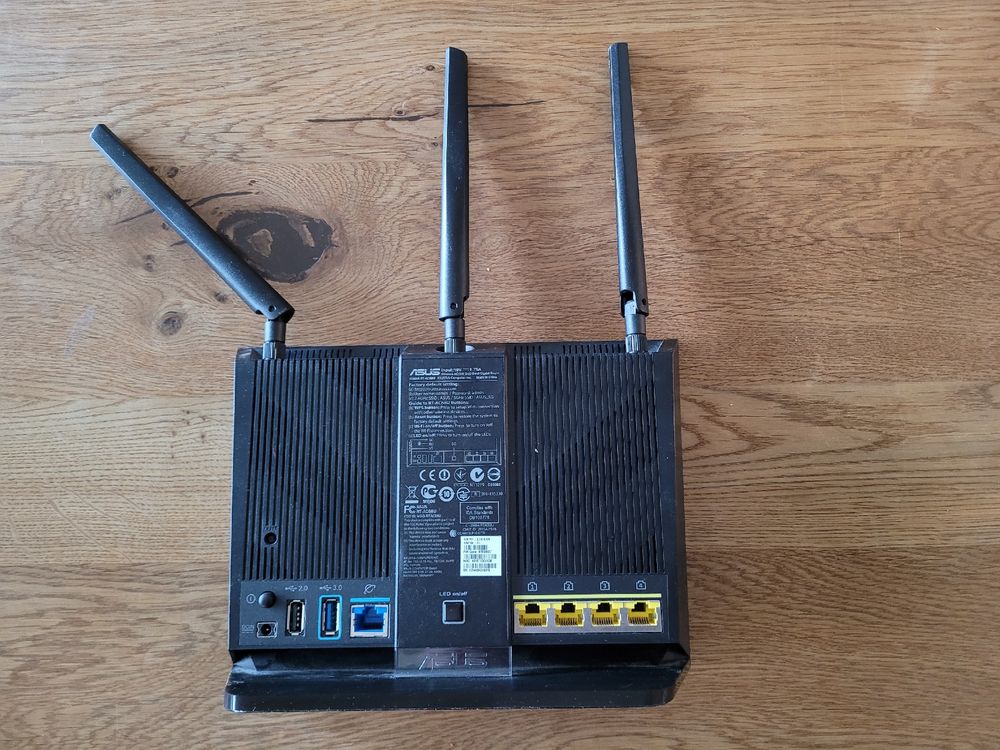 ASUS RT-AC68U Router: Dual Band Gigabit Router, Top! (Gebraucht) in ...